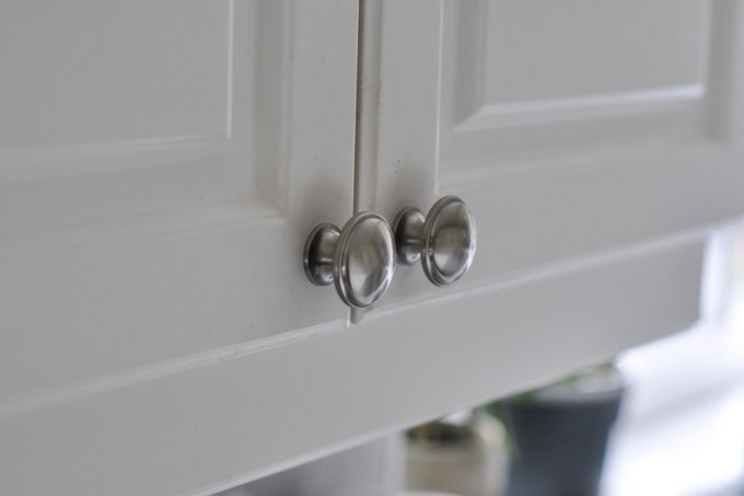 The Finishings Make All The Difference: Cup Pulls in the Kitchen - Suburble